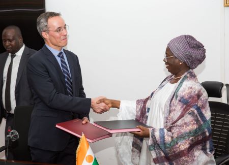 Uranium du Niger: le permis d’exploitation du gisement d’Imouraren ...